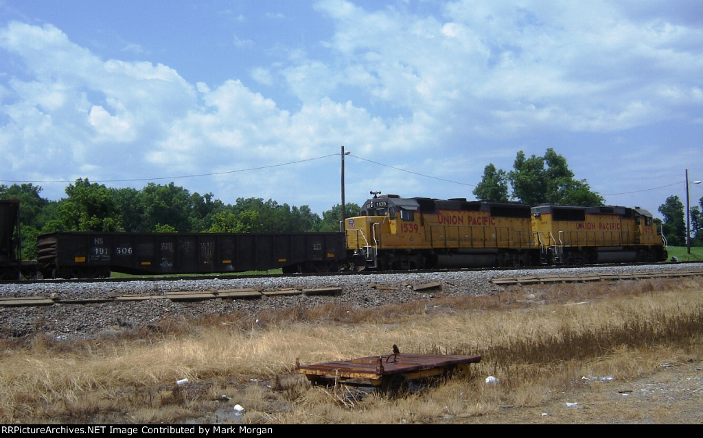 UP GP40-2 1539